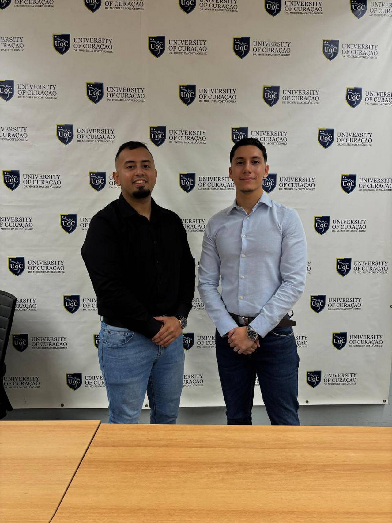 Orguyo local: Dos studiante Arubiano ta encabesa e Studentenraad di ...